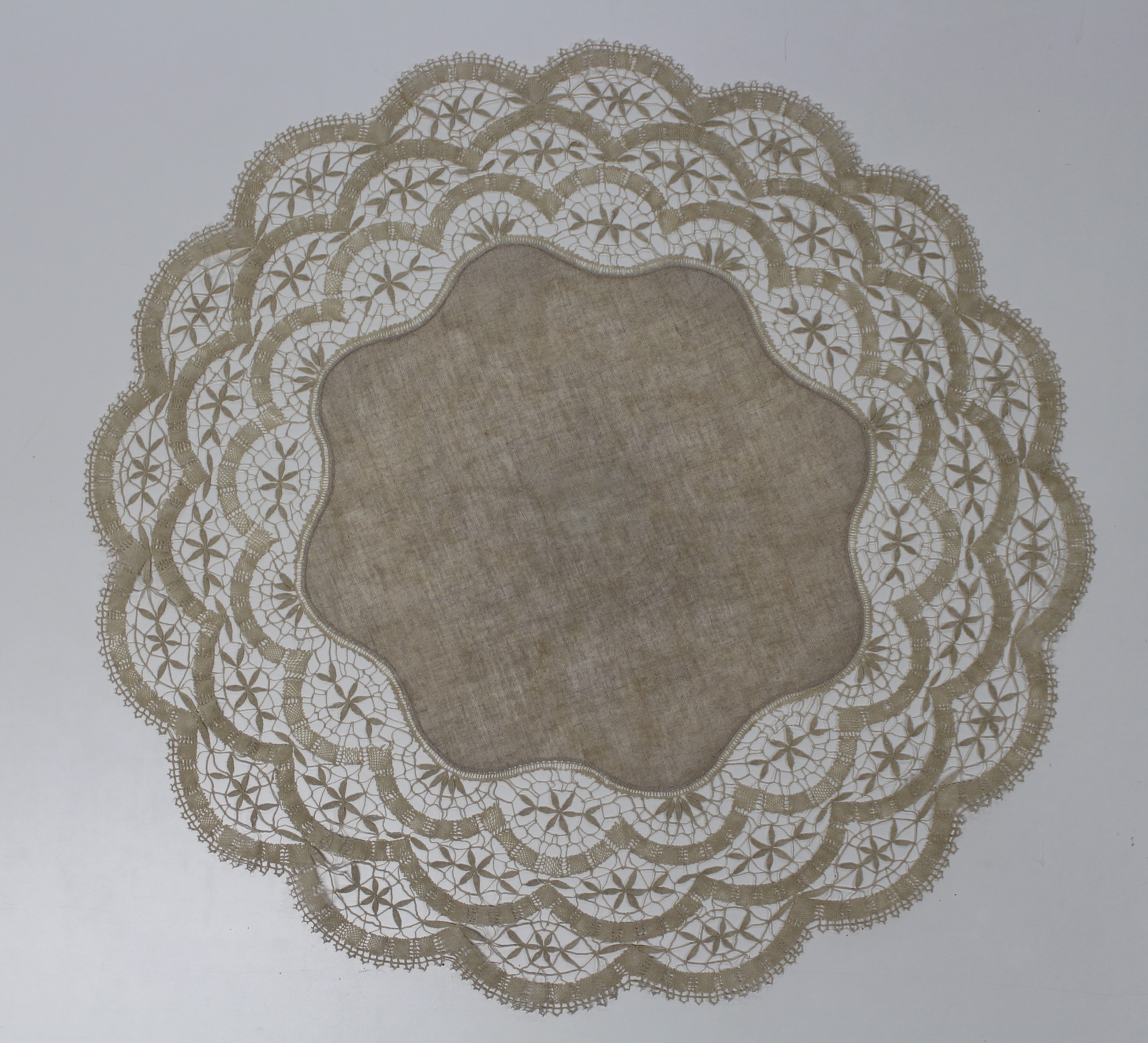 Rauman pitsin kokoelmanäyttely avautuu yleisölle Marelassa 12.6 ...