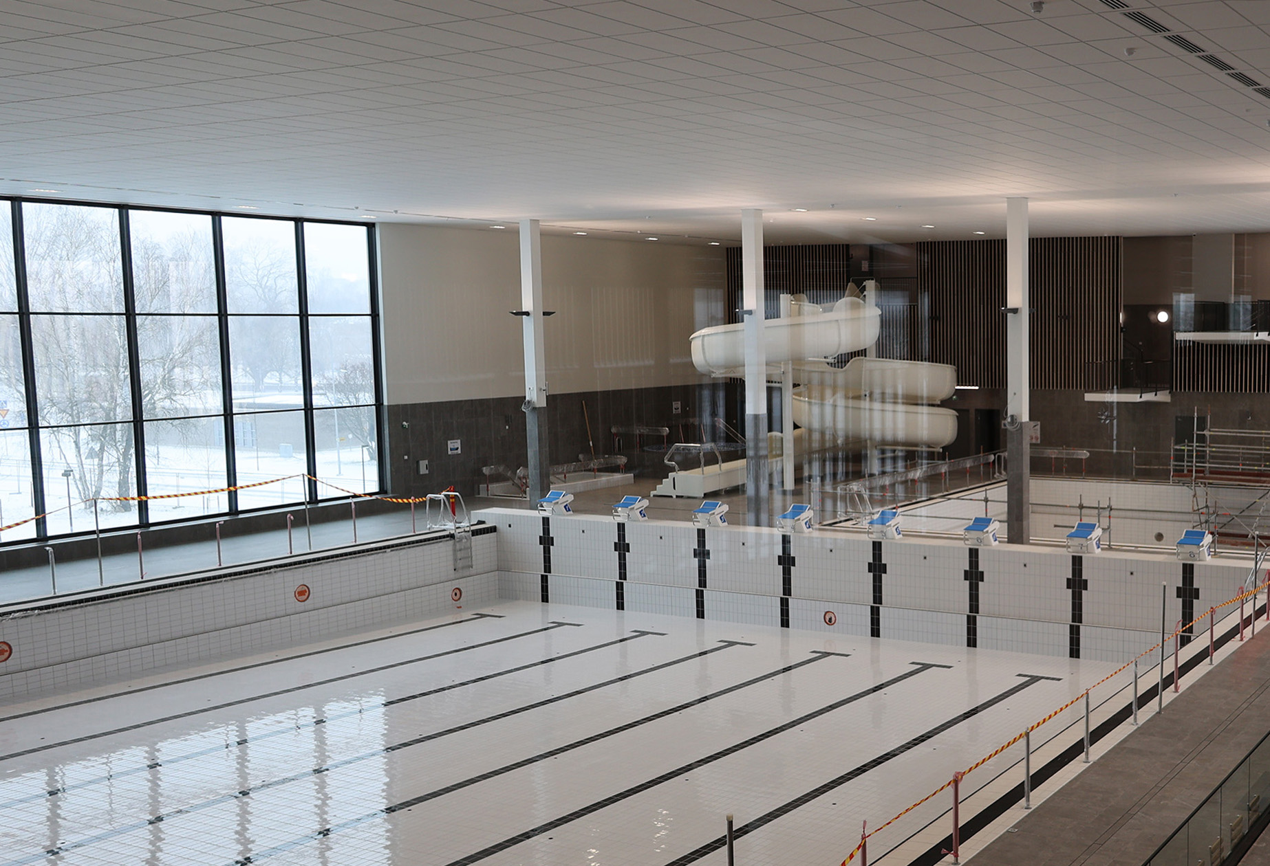 Repair work on the tiling of the swimming hall at Karin kampus starts ...