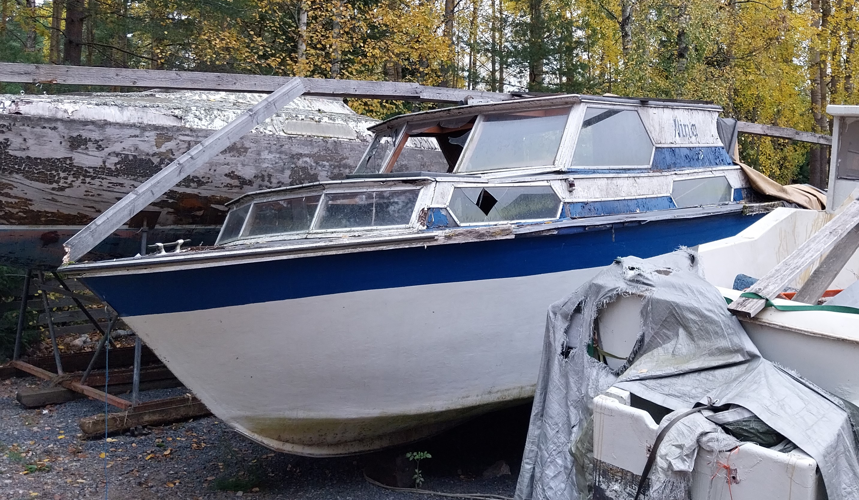 Kappelinsalmen talvisäilytyspaikalla on 20 hylättyä venettä – veneet ...