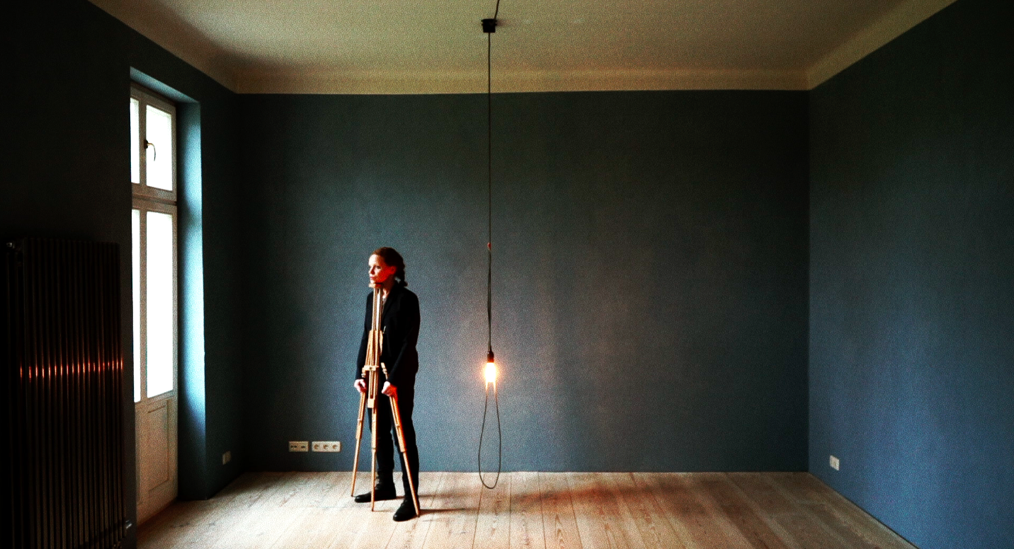 Cia Rinne koettelee kielen rajoja Rauman taidemuseon syksyn näyttelyssä ...