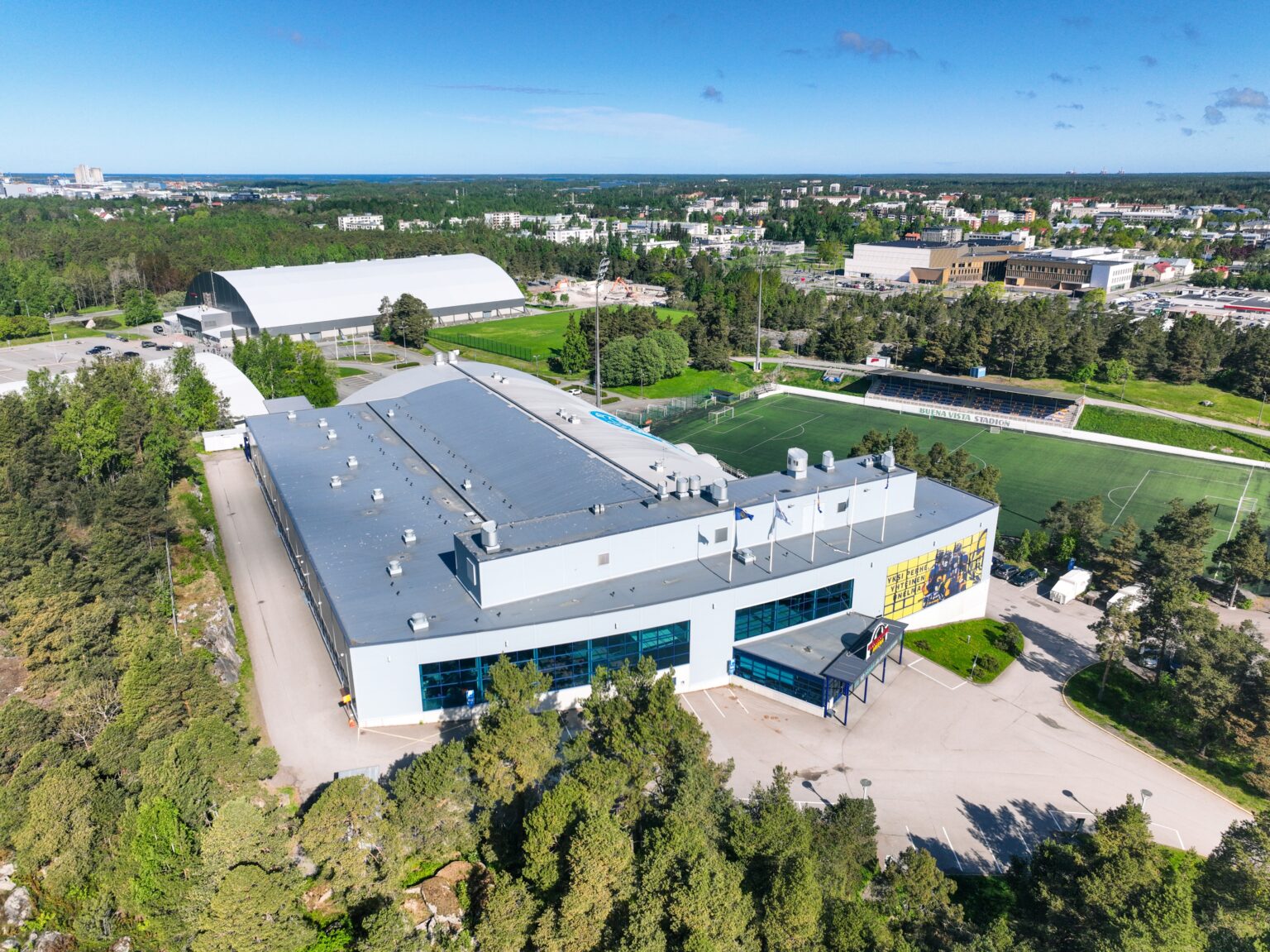 Vappu ja helatorstai vaikuttavat kaupungin palvelujen aukioloihin 2026 ...
